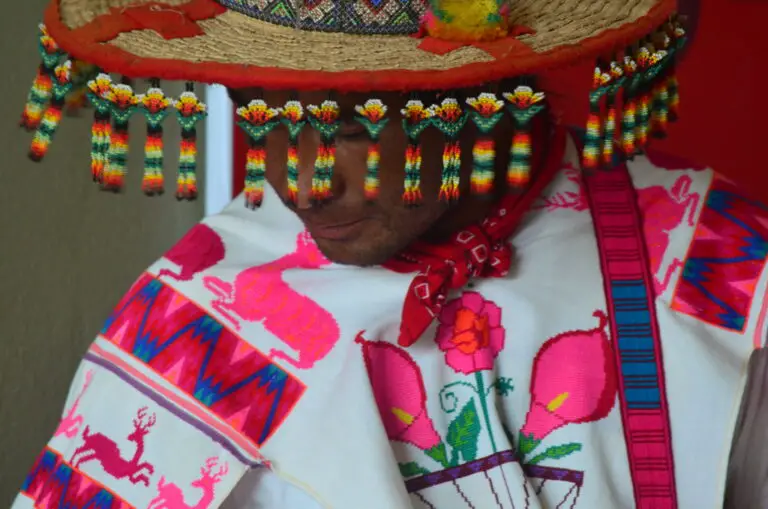 VESTIMENTA TOTONACA » Características de sus típicos atuendos