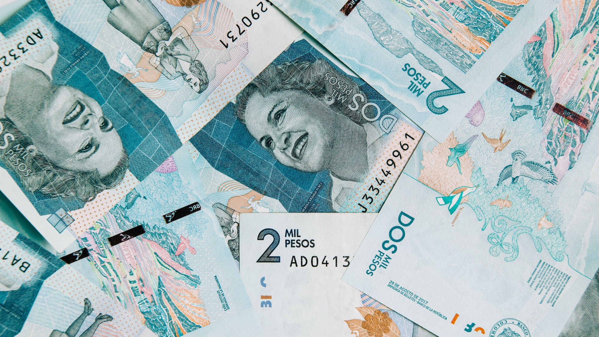 MONEDA COLOMBIANA » Características de su funcionamiento